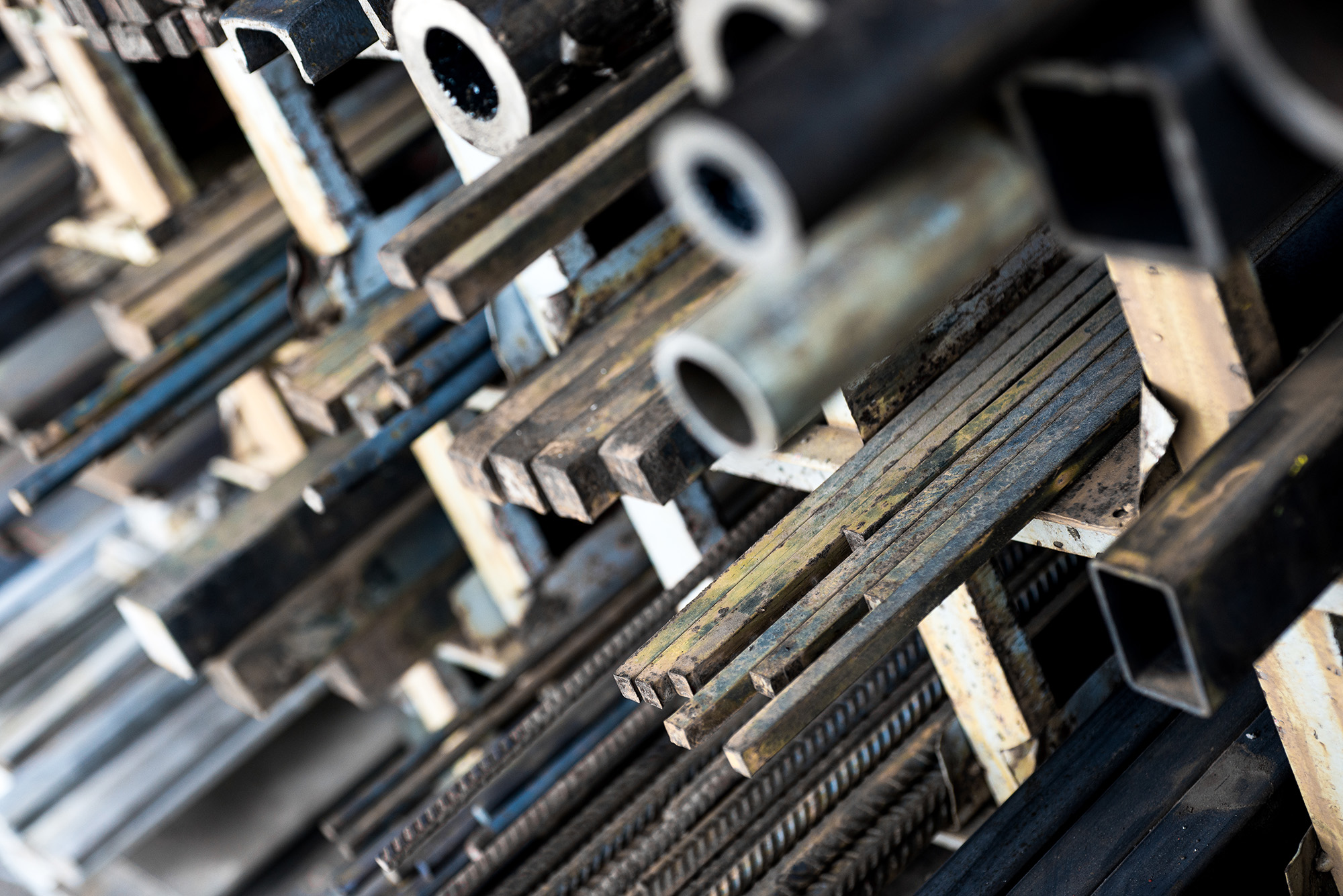 Fers neufs et barres en acier inox pour la décoration et l'aménagement ...