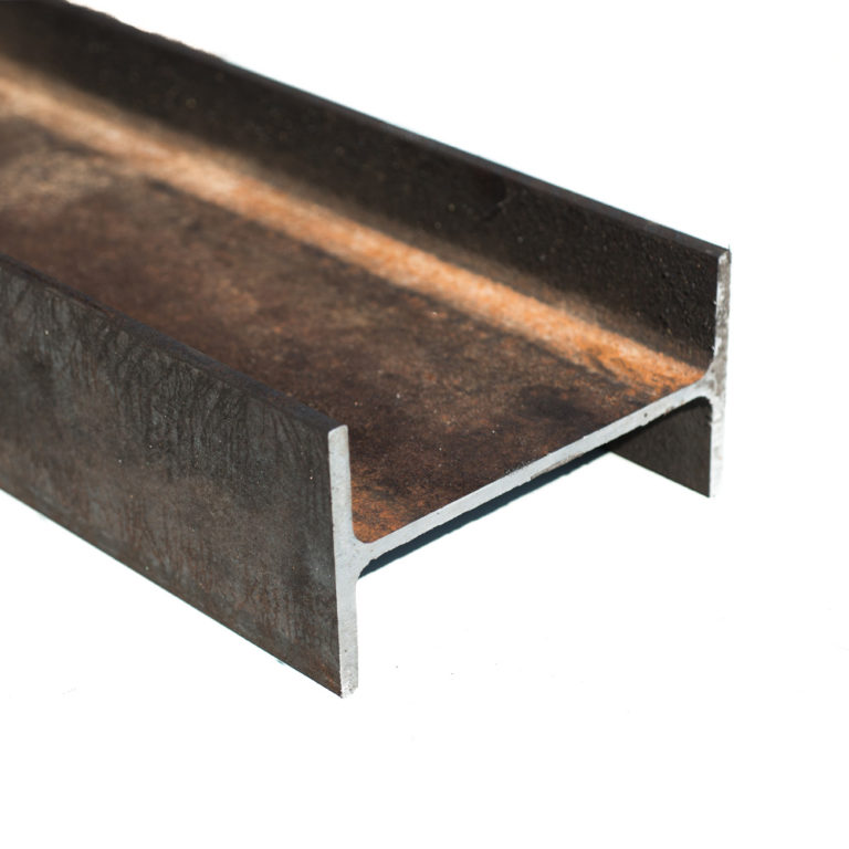 Poutrelles en acier IPE (Profil européen en I à ailes parallèles ...